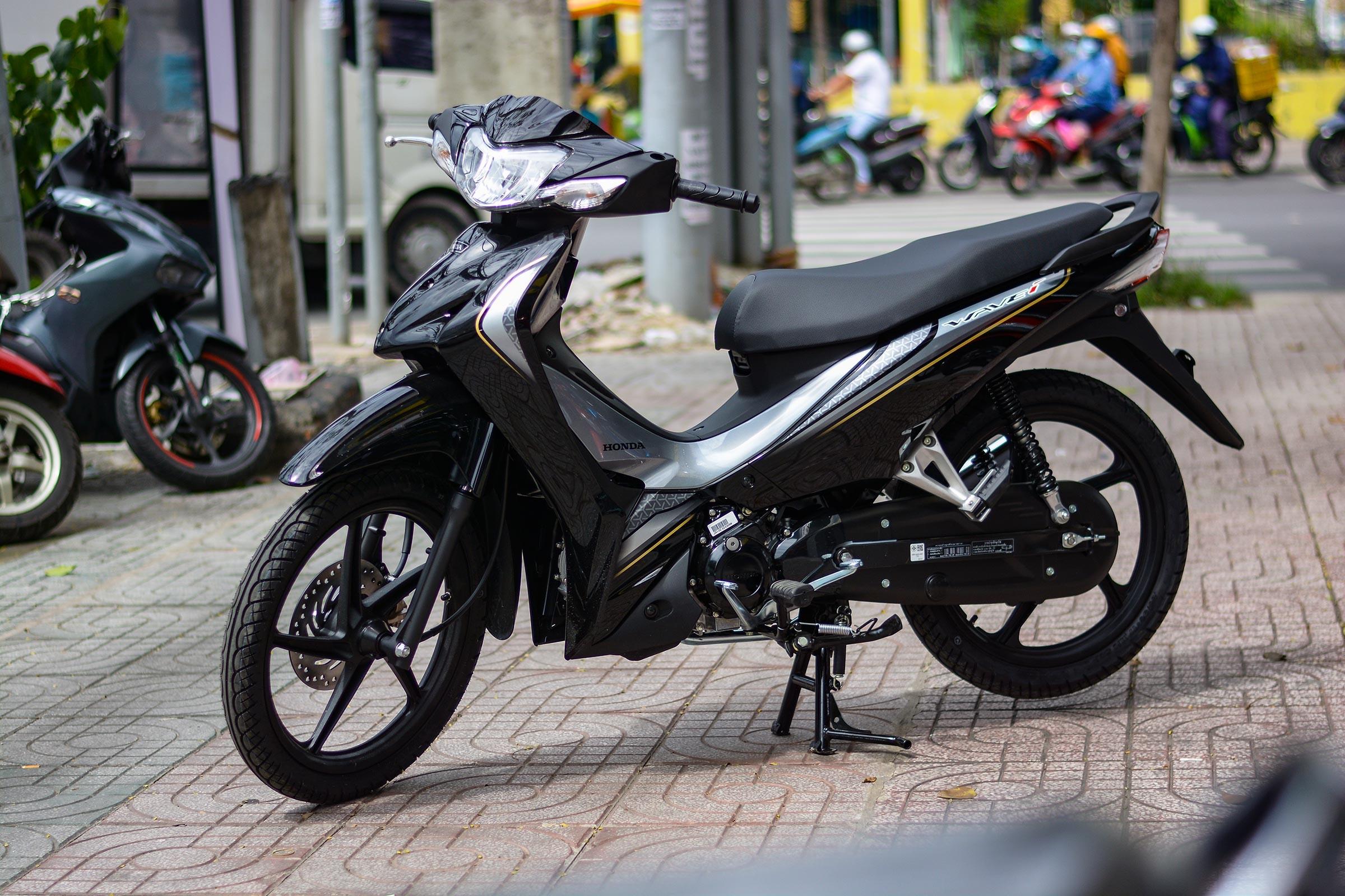 Xe số Honda Wave 110i nhập Thái có giá 80 triệu, đắt hơn cả Honda SH