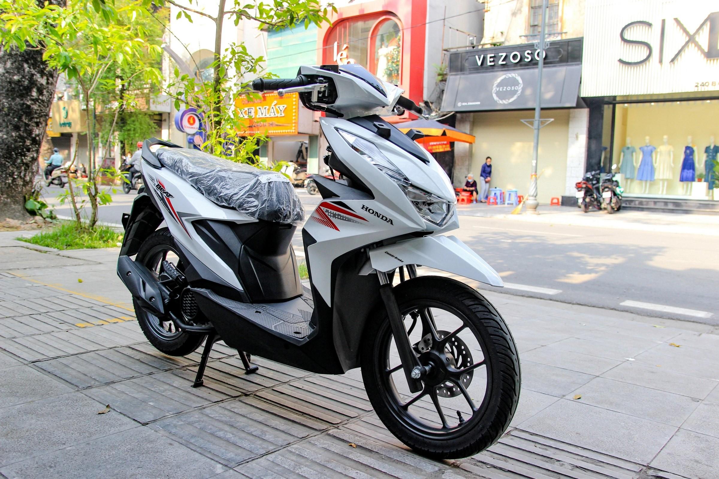 Giá Honda BeAT 110 2023 “đối đầu” với Yamaha Gear
